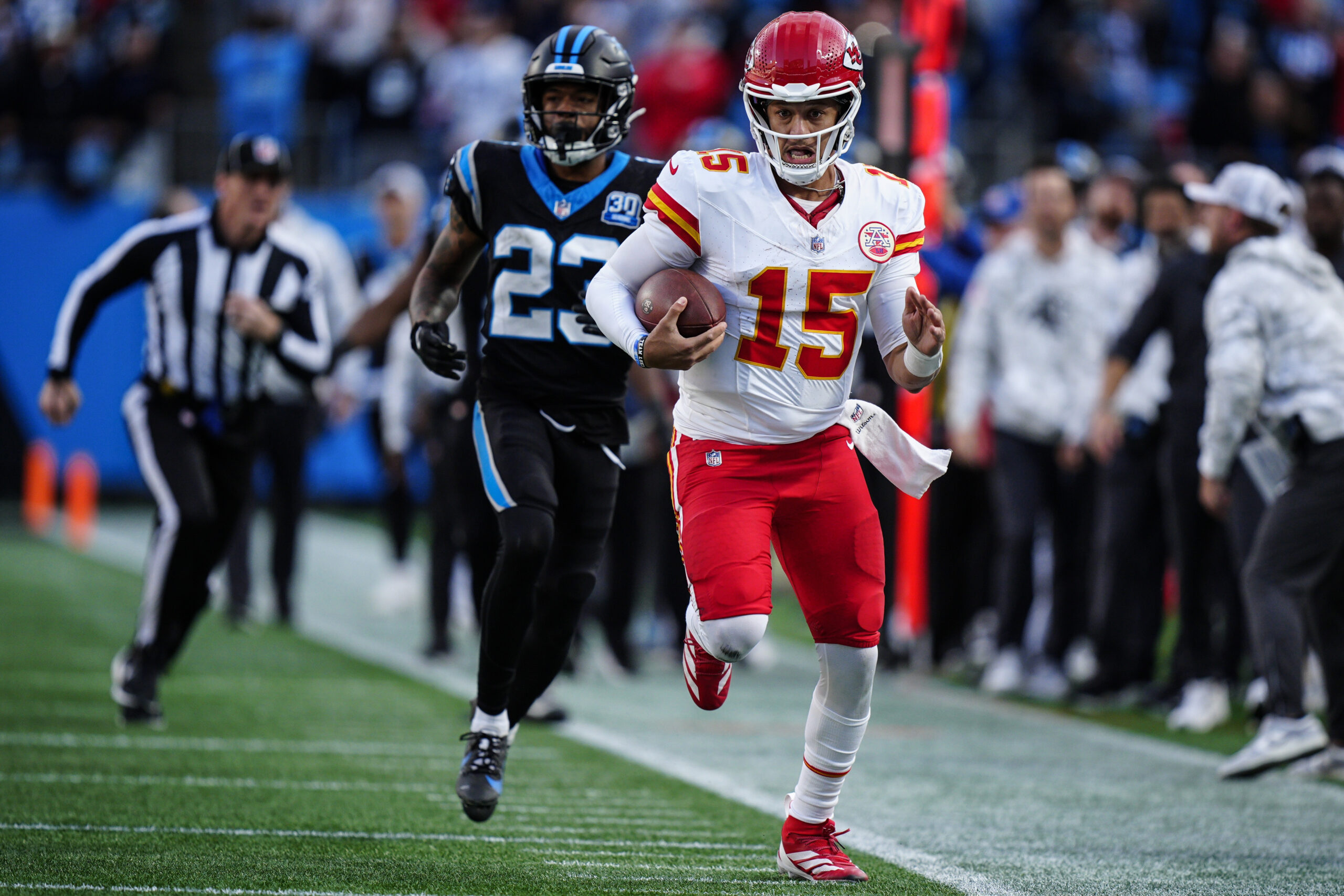 Patrick Mahomes and Chiefs win at the buzzer again, topping Panthers 30-27 on Shrader’s field ...